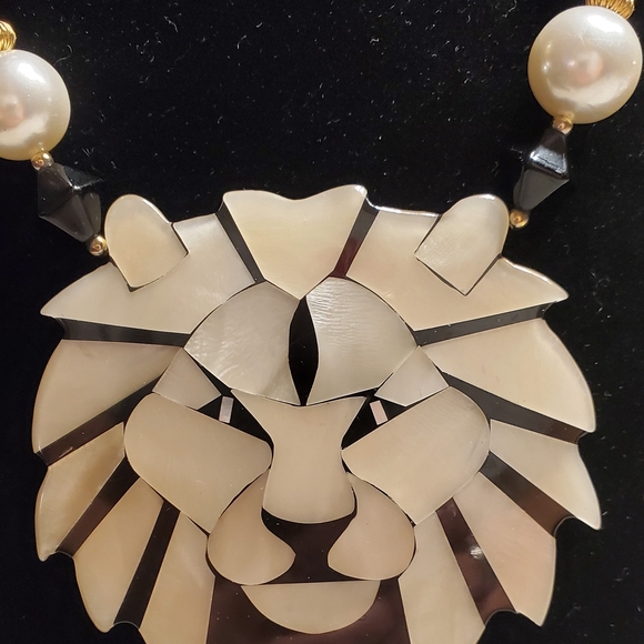 Jewelry | Elegant Mother Of Pearl White Abalone Shell Look Lion ...